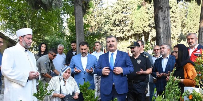 Sağlık Bakanı Koca, Bayram Namazını Hatay'da Kıldı - Memurlar.Net Sağlık Bakanı Koca, Bayram Namazını Hatay'da Kıldı - Memurlar.Net