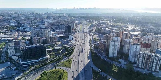 İstanbul'da Kurban Bayramı'nın İlk Sabahı Trafik Boş Kaldı - Memurlar.Net